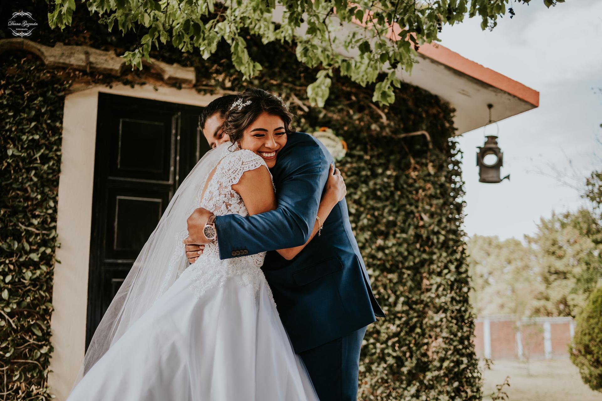Los 11 tipos de abrazos, su significado y lo que representan - bodas.com.mx