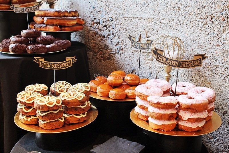Munchin Donuts