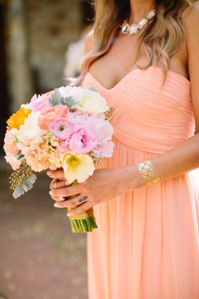 Ideas: vestidos de dama en color durazno - Foro Moda Nupcial - bodas.com.mx