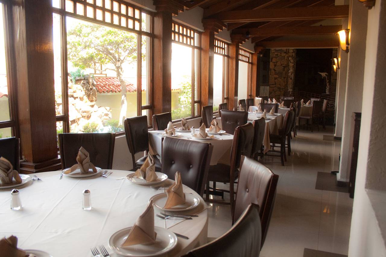 Restaurante Regio Roble - Consulta disponibilidad y precios